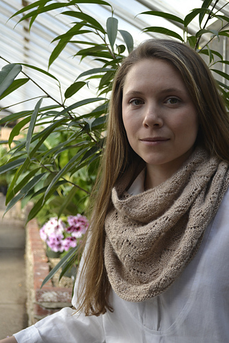 Ravelry: Spring Rain Cowl pattern by Beatrice Perron Dahlen