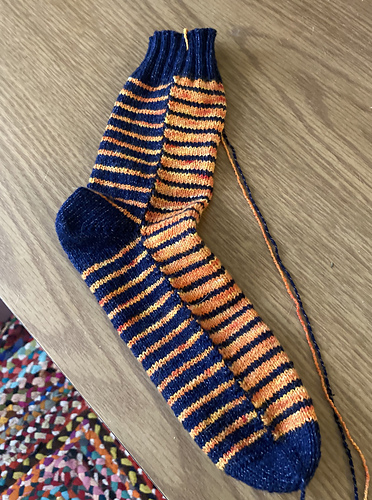 Ravelry: Contrasted striped socks pattern by Balou B