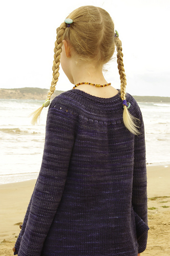 Ravelry: Wallaby (10ply/worsted version) pattern by Georgie Nicolson