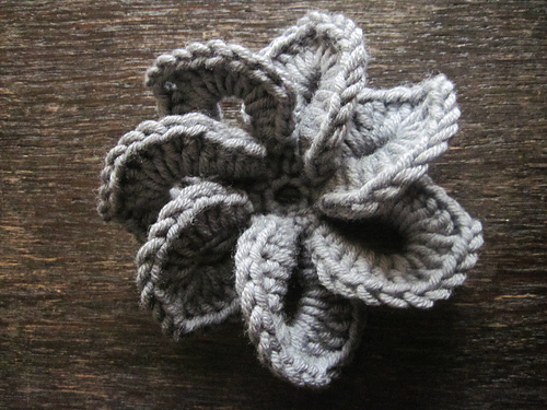 Ravelry: Crocodile Stitch Flower pattern by Bonita Patterns