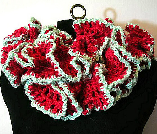 Ravelry: Ruffled Boa Scarf pattern by Timary Peterson