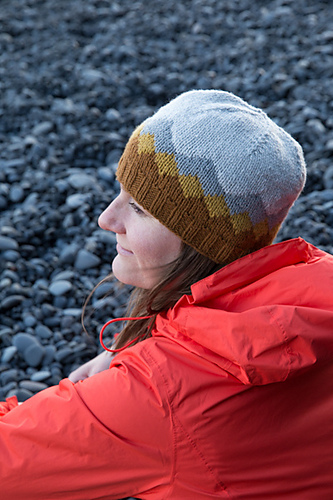 Ravelry: Mountain Mist Hat pattern by tincanknits