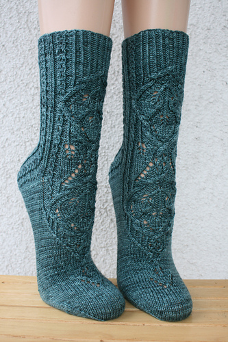 Ravelry: Mountain Ash Socks pattern by Shuyi Wu