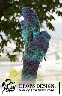 Ravelry: 0-881 Mittens with domino pattern pattern by DROPS design