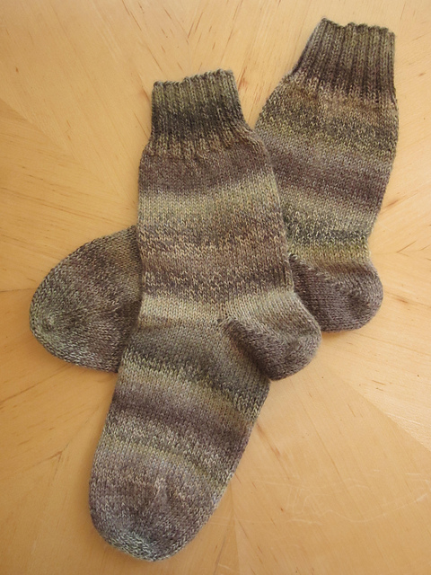 Ravelry: Short-Row Heel Sock pattern by Kathleen Taylor