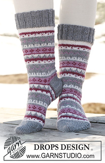 Ravelry: 116-42 Socks with Pattern pattern by DROPS design