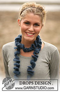 Ravelry: 98-17 Crochet Spiral scarf pattern by DROPS design