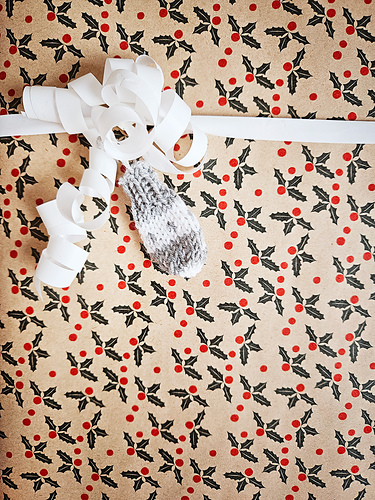 Ravelry: Festive Fana pattern by Tonje Haugli