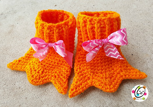 Ravelry: Big Quacky Slippers pattern by Heidi Yates
