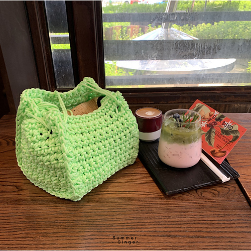 Ravelry: Cubic Bag pattern by Summer Sumpakpisut