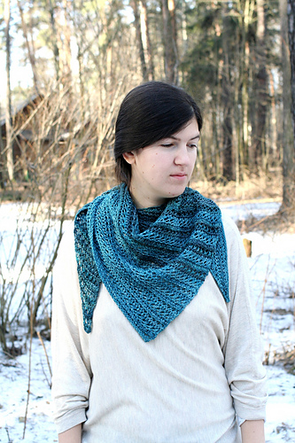 Ravelry: Verso shawl pattern by Svetlana Volkova