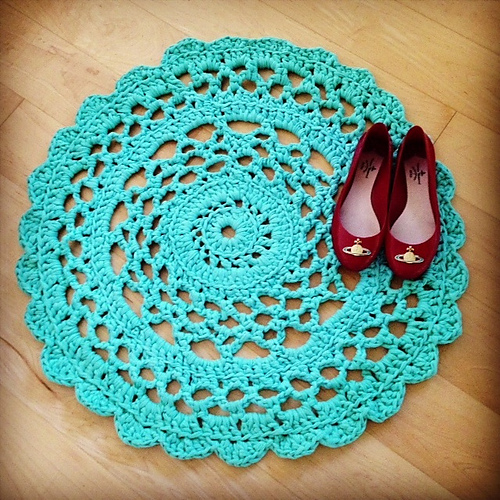 Ravelry: Doily Rug pattern by Sara Rivka Dahan