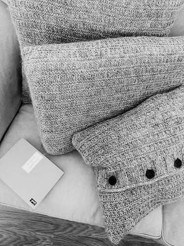 Ravelry: Coco Pillow Set pattern by Vanessa Pellisa