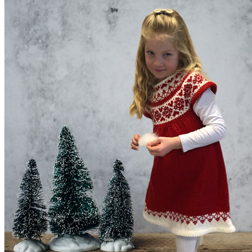 Ravelry: Christmas Dress for Girls pattern by Anne Merete Fjeld - Varm ...