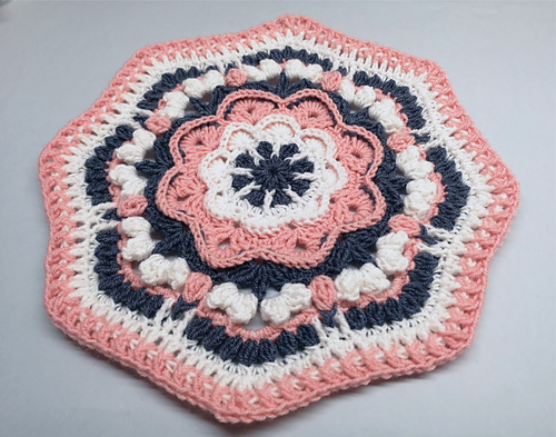 Ravelry: Octagon #4 pattern by Veronika Liachovic
