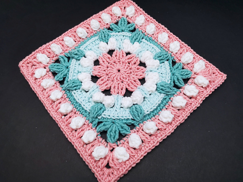 Ravelry: Square #109 pattern by Veronika Liachovic