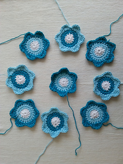 Ravelry: vedendo's Flat Crochet Flower