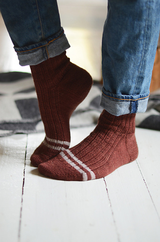 Ravelry: Oak Socks pattern by Veera Välimäki