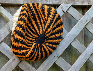 Ravelry: verdigrisknits' fan beret
