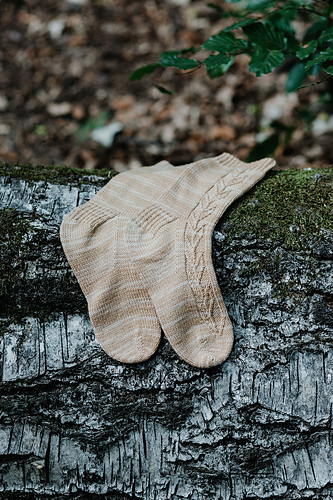 Ravelry: Amalia pattern by Verena Cohrs