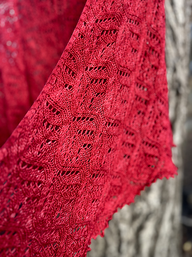 Ravelry: Ogee Flow Shawl pattern by verybusymonkey