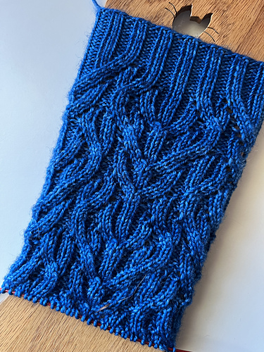 Ravelry: Indivisible Socks pattern by verybusymonkey