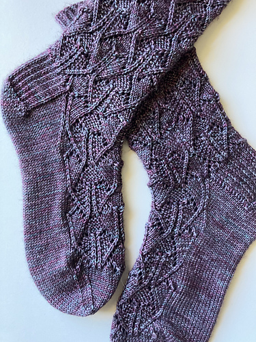 Ravelry: Integral socks pattern by verybusymonkey