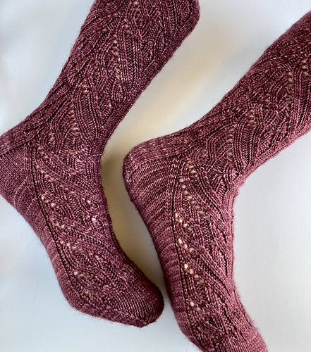 Ravelry: Swirling Socks pattern by verybusymonkey