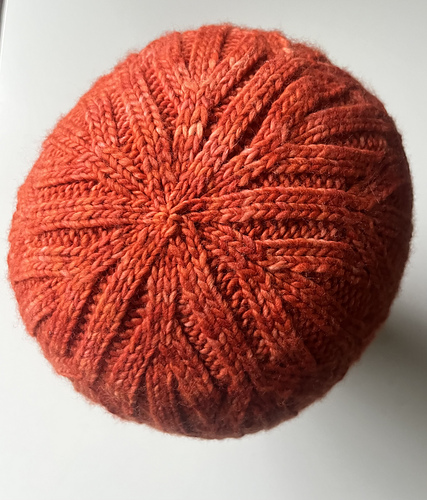 Ravelry: Trident Toque pattern by verybusymonkey