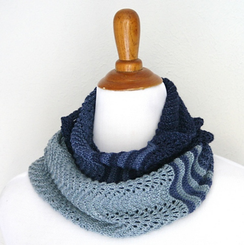 Ravelry: Plumo Gradient Scarf pattern by Staci Perry