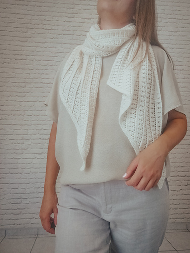 Ravelry: diagonal elegant scarf pattern by violetta gretsinger