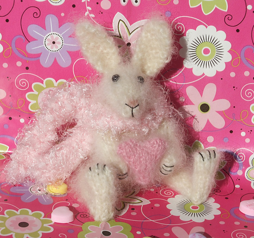 Ravelry: Valentine Bunny pattern by ViolaSueKnits