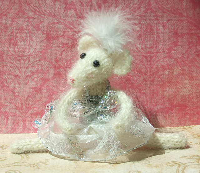 Ravelry: Mouse Ballerina pattern by ViolaSueKnits