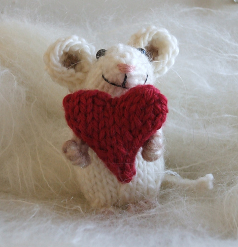 Ravelry: Mouse pattern by ViolaSueKnits
