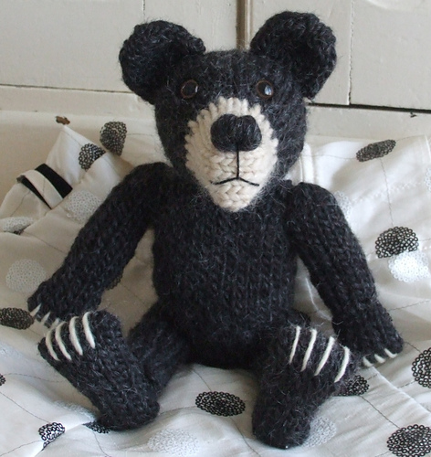 Ravelry: Bear pattern by ViolaSueKnits
