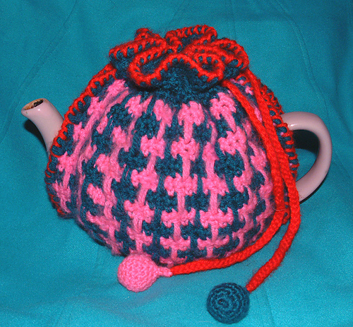 Ravelry: Drawstring Tea Cozy pattern by Joan Barnett