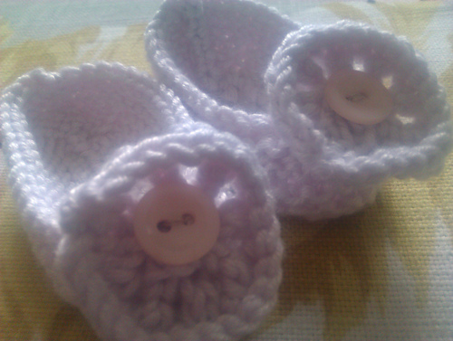 Ravelry: Baby Slippers pattern by Lynne Watterson