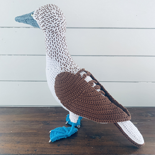 Ravelry: Blue-Footed Booby pattern by Vanessa Mooncie