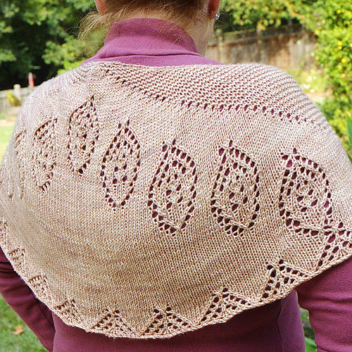 Ravelry: Alia pattern by Barbara Benson