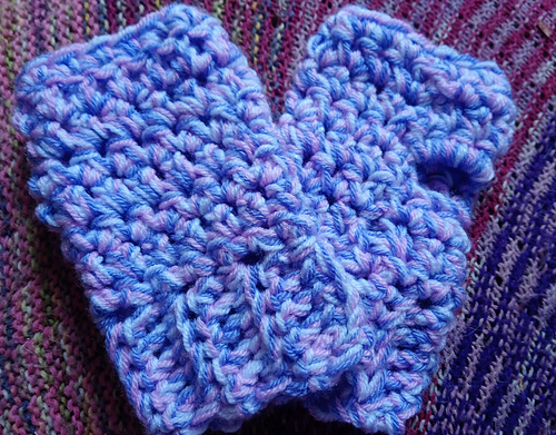 Ravelry: Seriously Chunky Mitts pattern by Faye Lamb