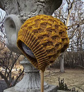 Ravelry: Feathertail Hat pattern by Jenny Noto
