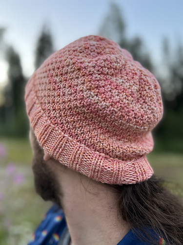 Ravelry: Easy Moss Beanie pattern by Benjamin Weber
