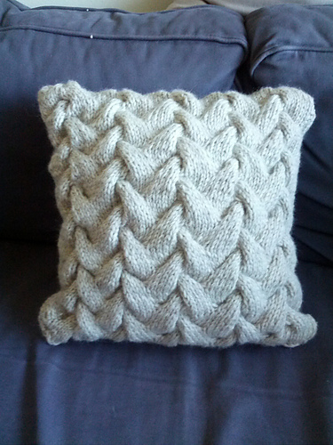 Ravelry: westiefreak05's Chunky Cable Knit Braided Pillow