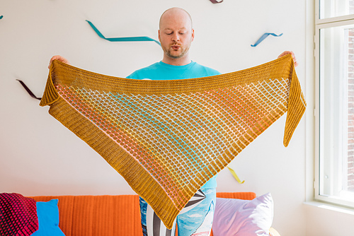 Ravelry: Slippy V Triangle pattern by Stephen West