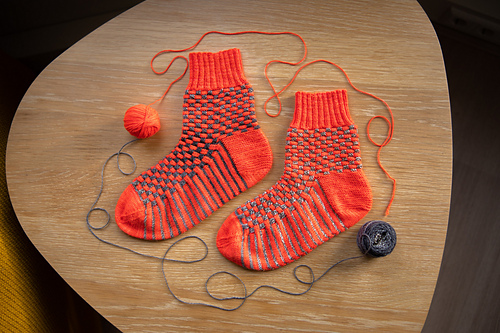 Ravelry: Woven Checks Socks pattern by Stephen West