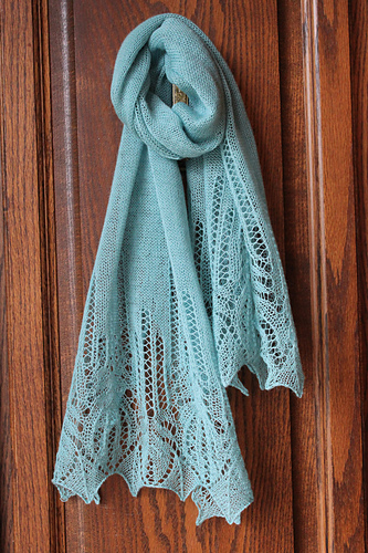 Ravelry: Panna Frost Flower Lace Shawl pattern by Foldi knit