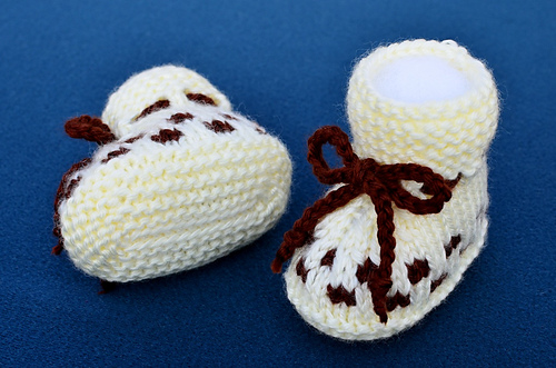 Ravelry: Two Colors Checks Baby Booties pattern by Christy Hills