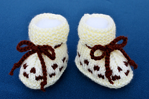 Ravelry: Two Colors Checks Baby Booties pattern by Christy Hills