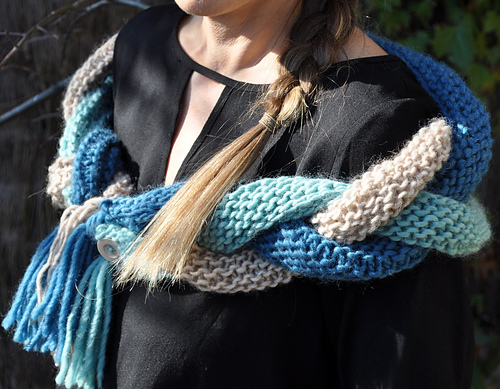 Ravelry: 3-colour braided scarf pattern by Lone Eidseth