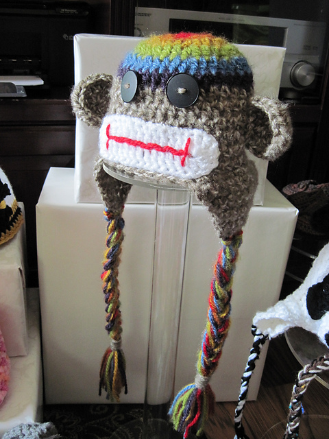 Ravelry: wiLDaBoUtCoLoR's RaiNBoW MoNKeY hAT